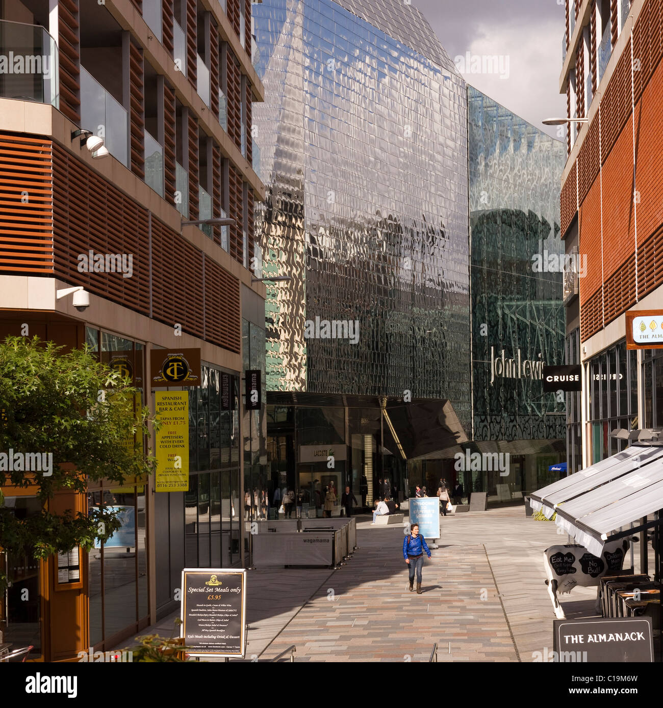 Modern shopping centre exterior hi-res stock photography and images - Alamy