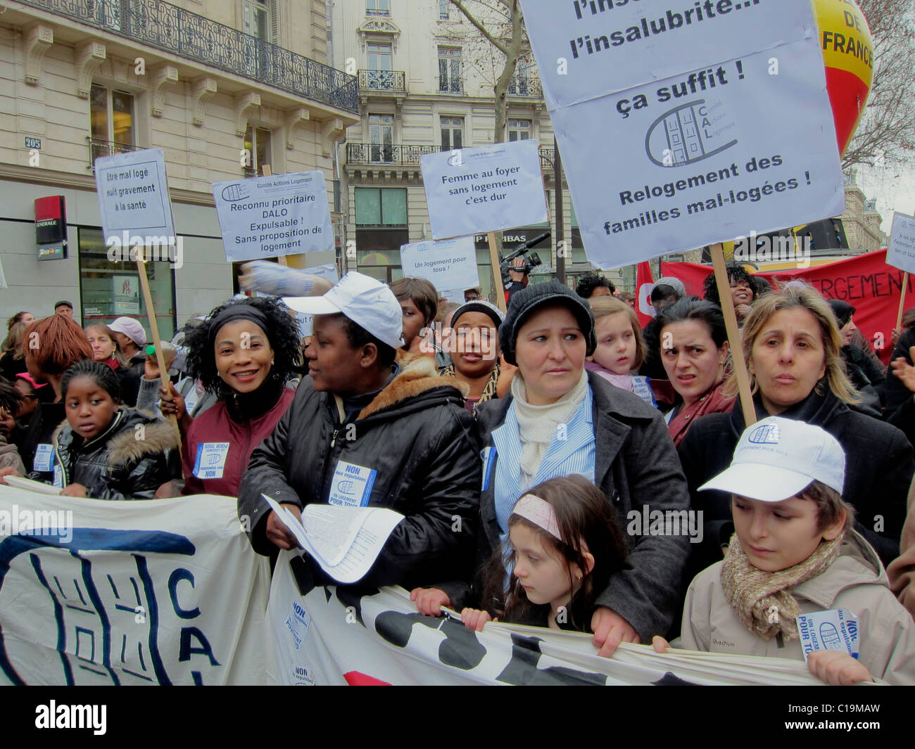 Children holding posters hi-res stock photography and images - Alamy