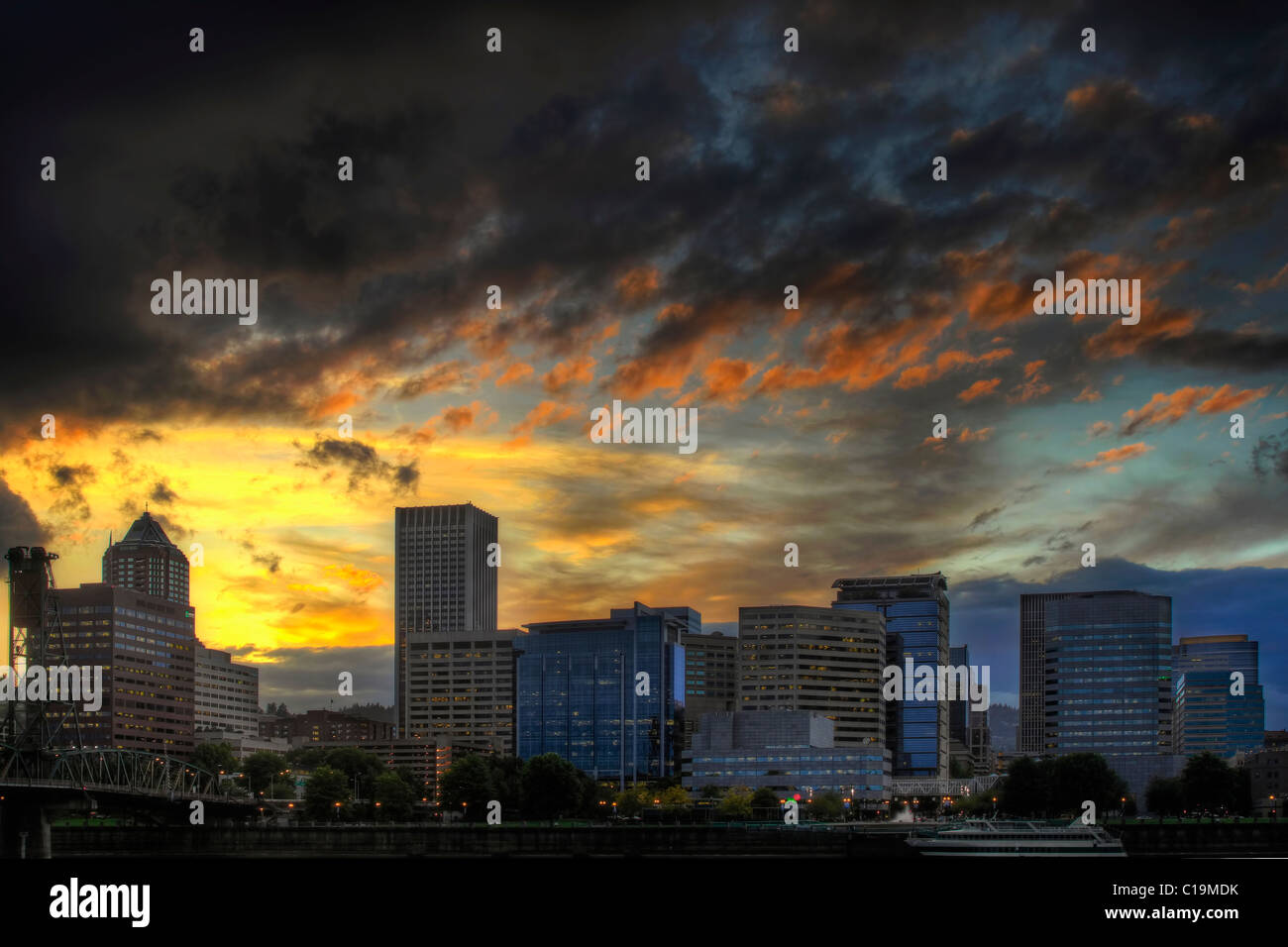 Dramatic Sunset Sky Over Portland Oregon Skyline Stock Photo - Alamy