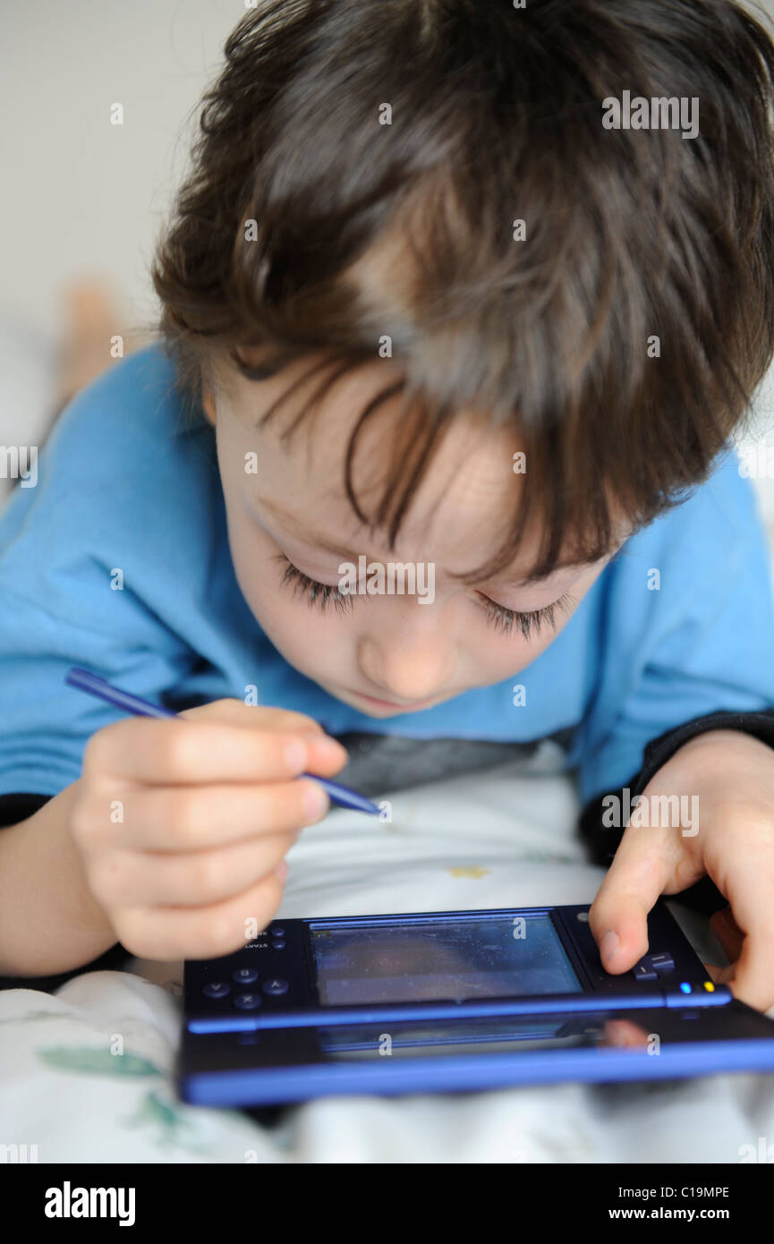 Old video game screen mario hi-res stock photography and images - Alamy