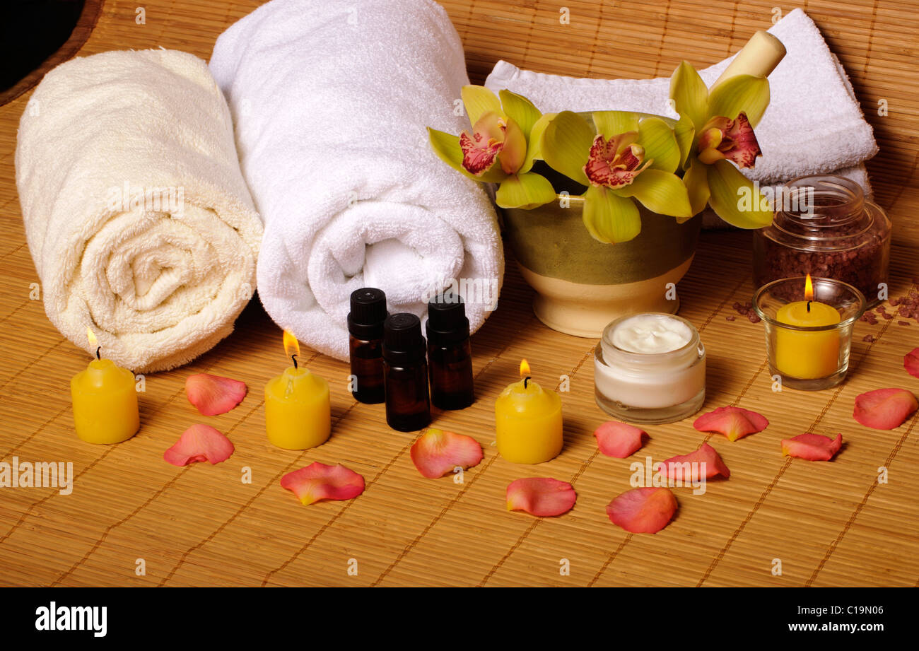 Spa setting hi-res stock photography and images - Alamy