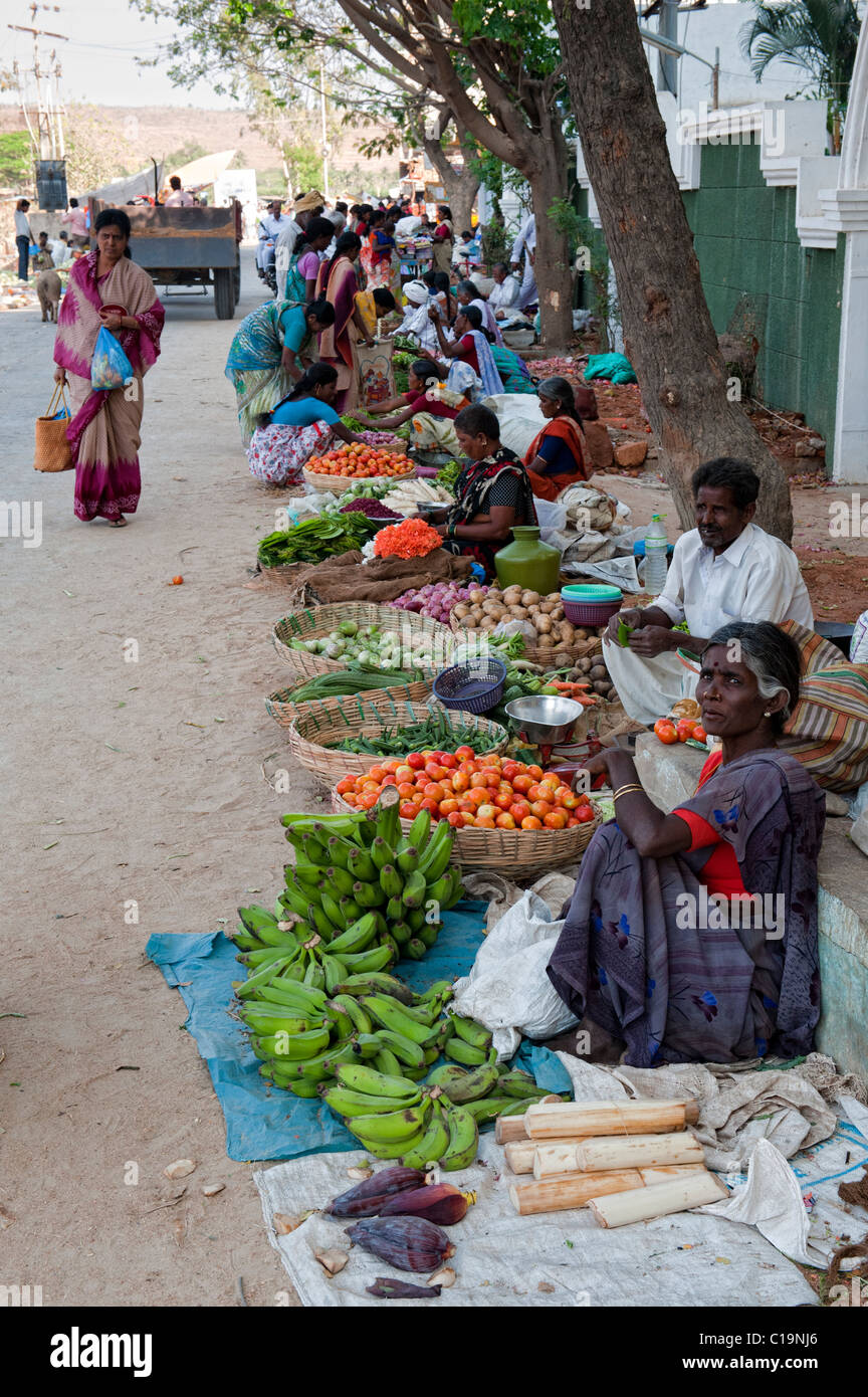 Indian street vegetable market in Puttaparthi, Andhra Pradesh, India ...