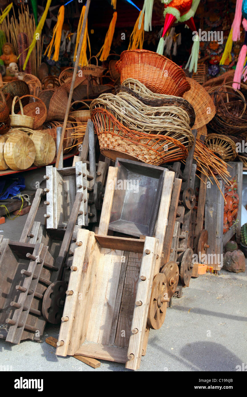 Mayan wood craft hi-res stock photography and images - Alamy