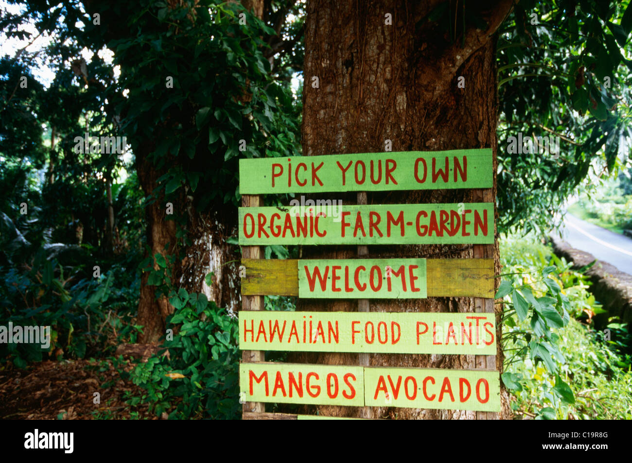 Hana road sign hi-res stock photography and images - Alamy