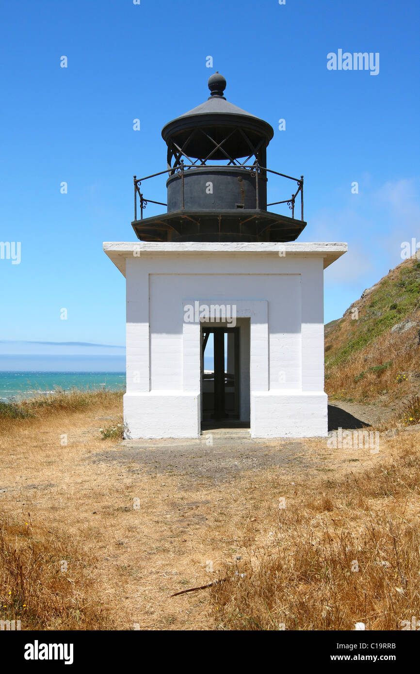 Punta Gorda Lighthouse on Northern California's Lost Coast overlooks ...