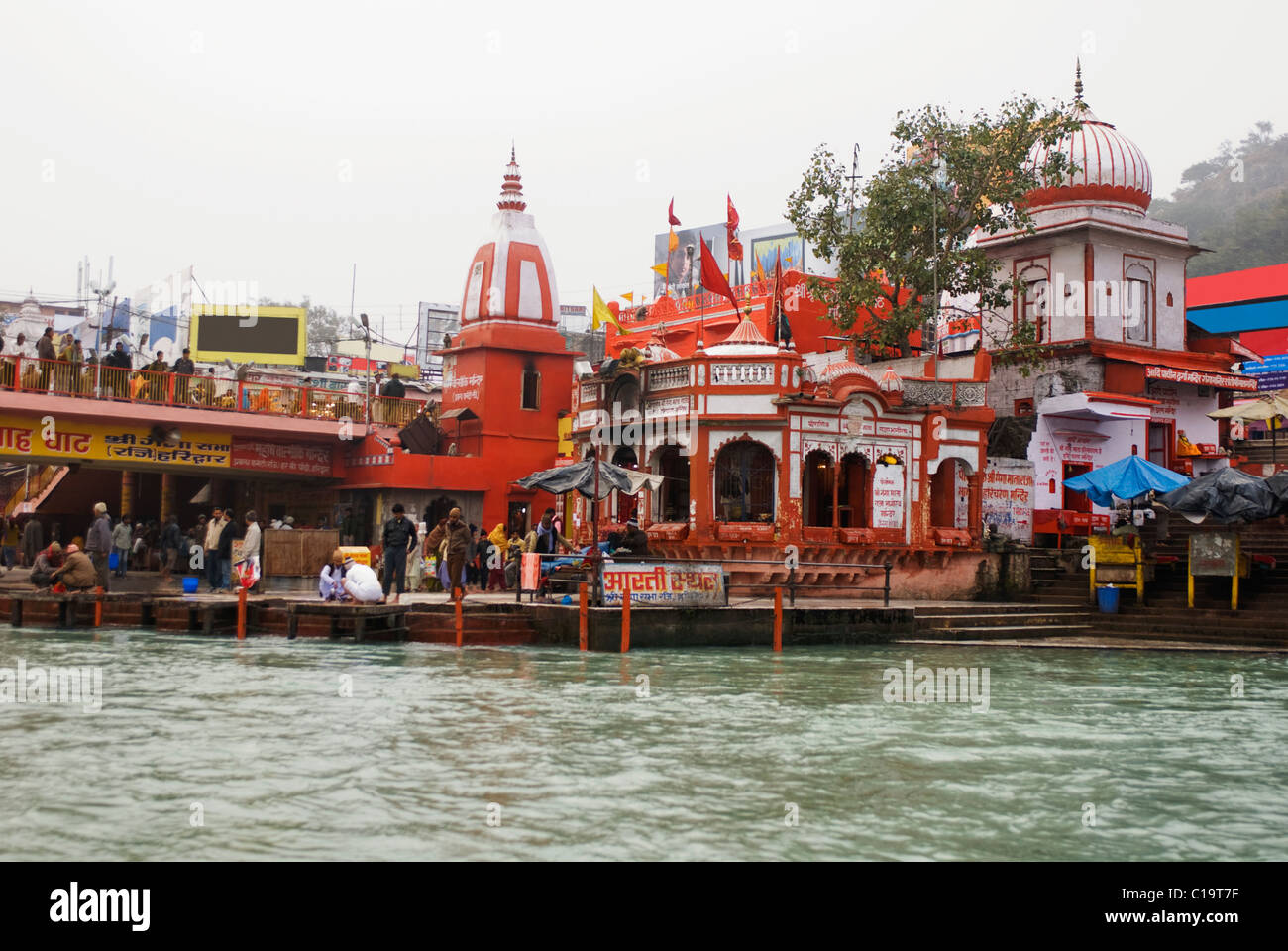 Pilgrims praying at a ghat, Har Ki Pauri, Ganges River, Haridwar ...