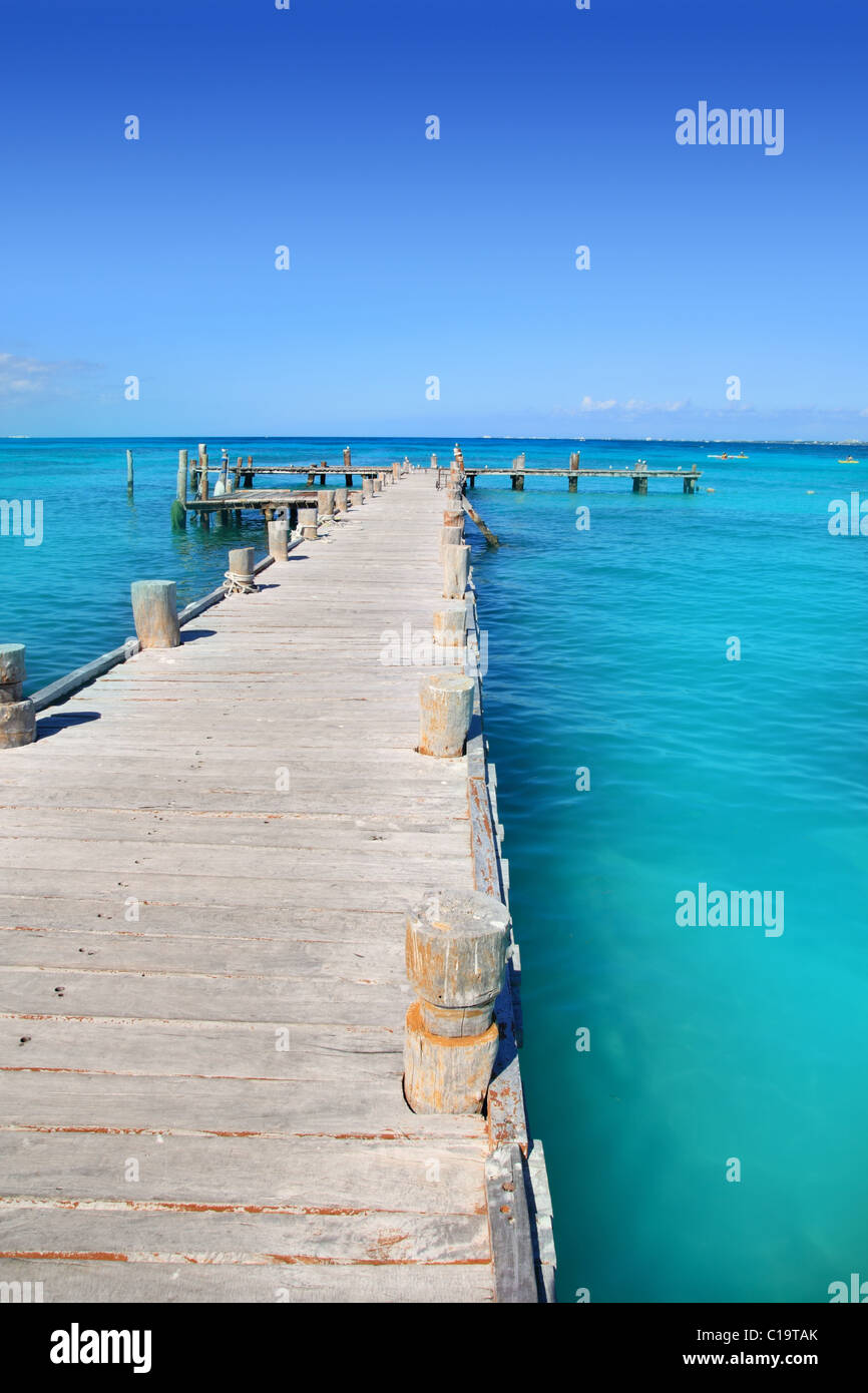 Cancun wood pier in tropical Caribbean beach Stock Photo - Alamy