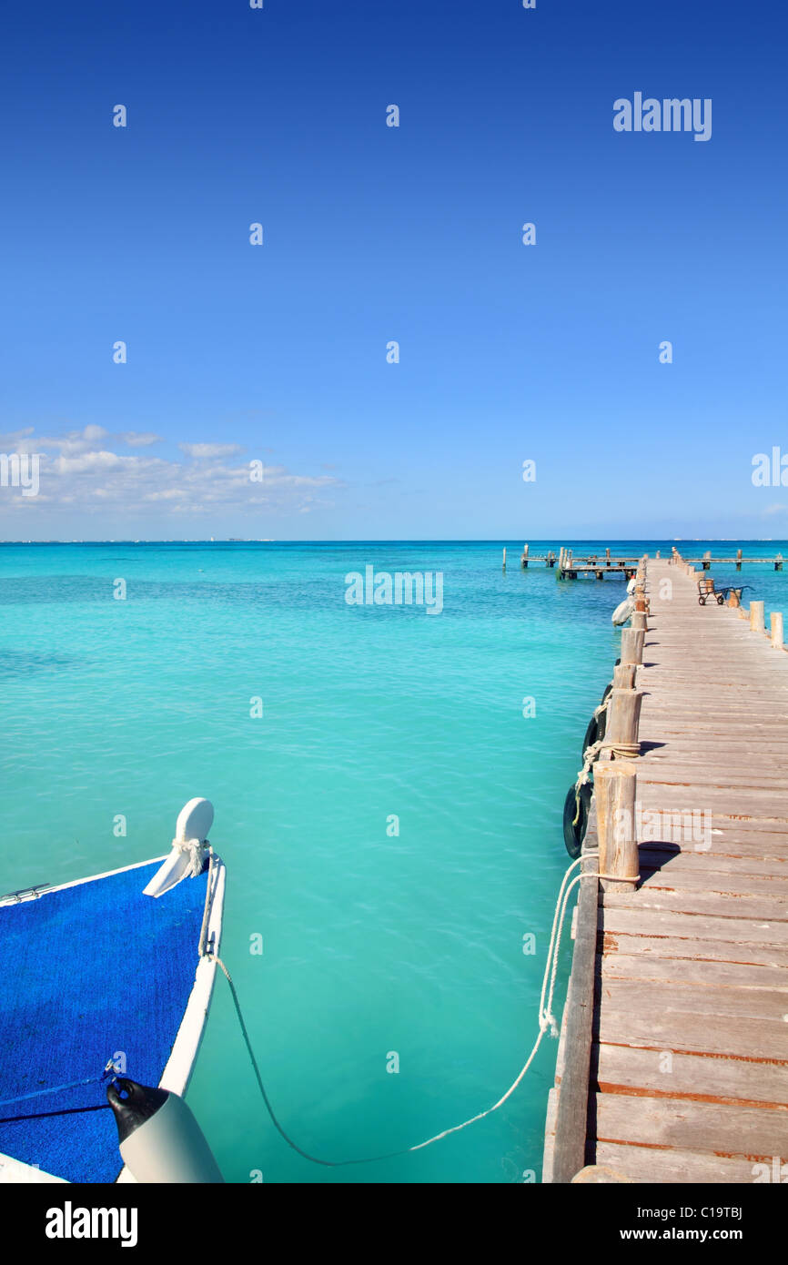 Boat dock cancun mexico hi-res stock photography and images - Alamy