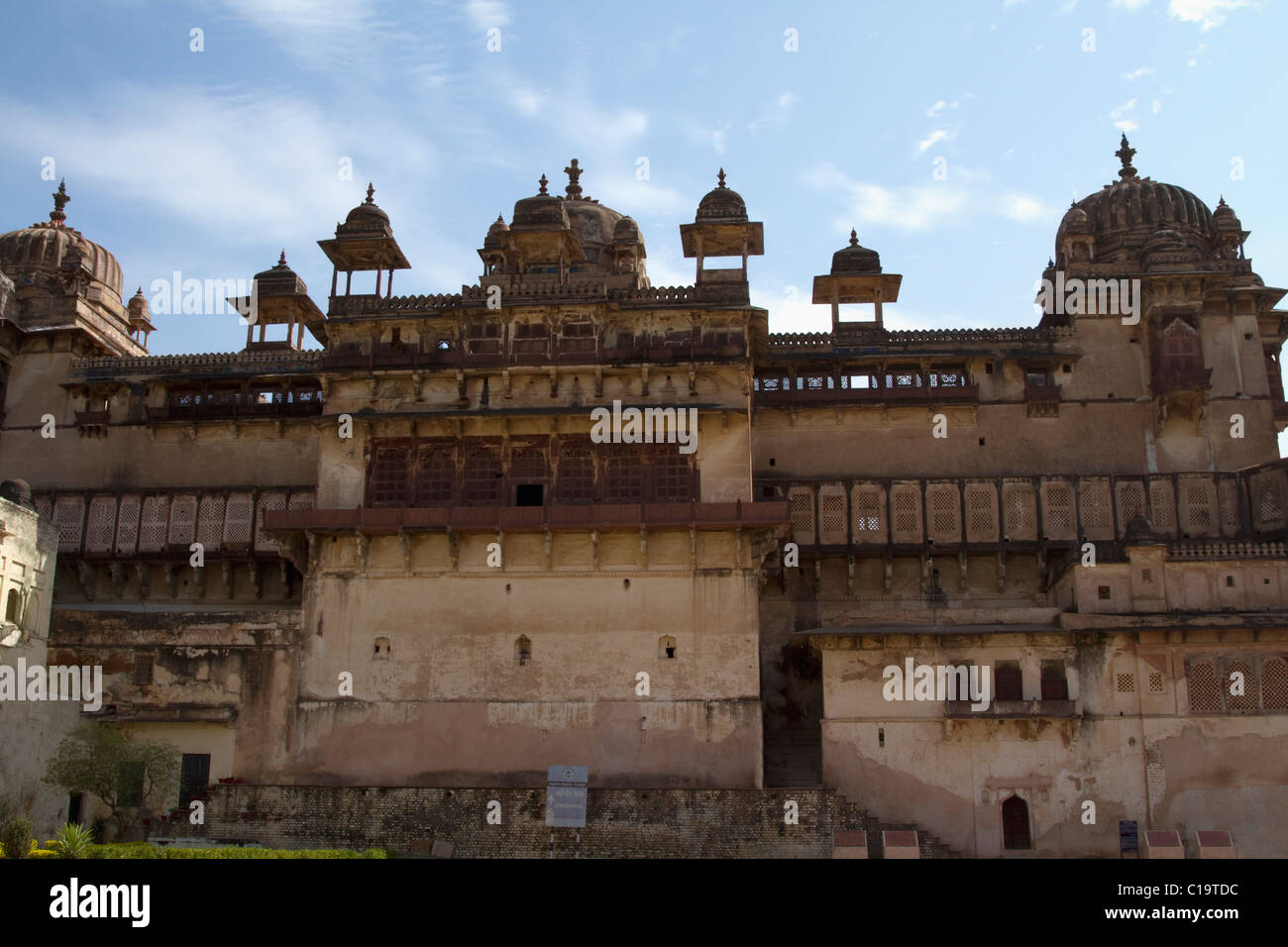Exterior view of orchha fort hi-res stock photography and images - Alamy