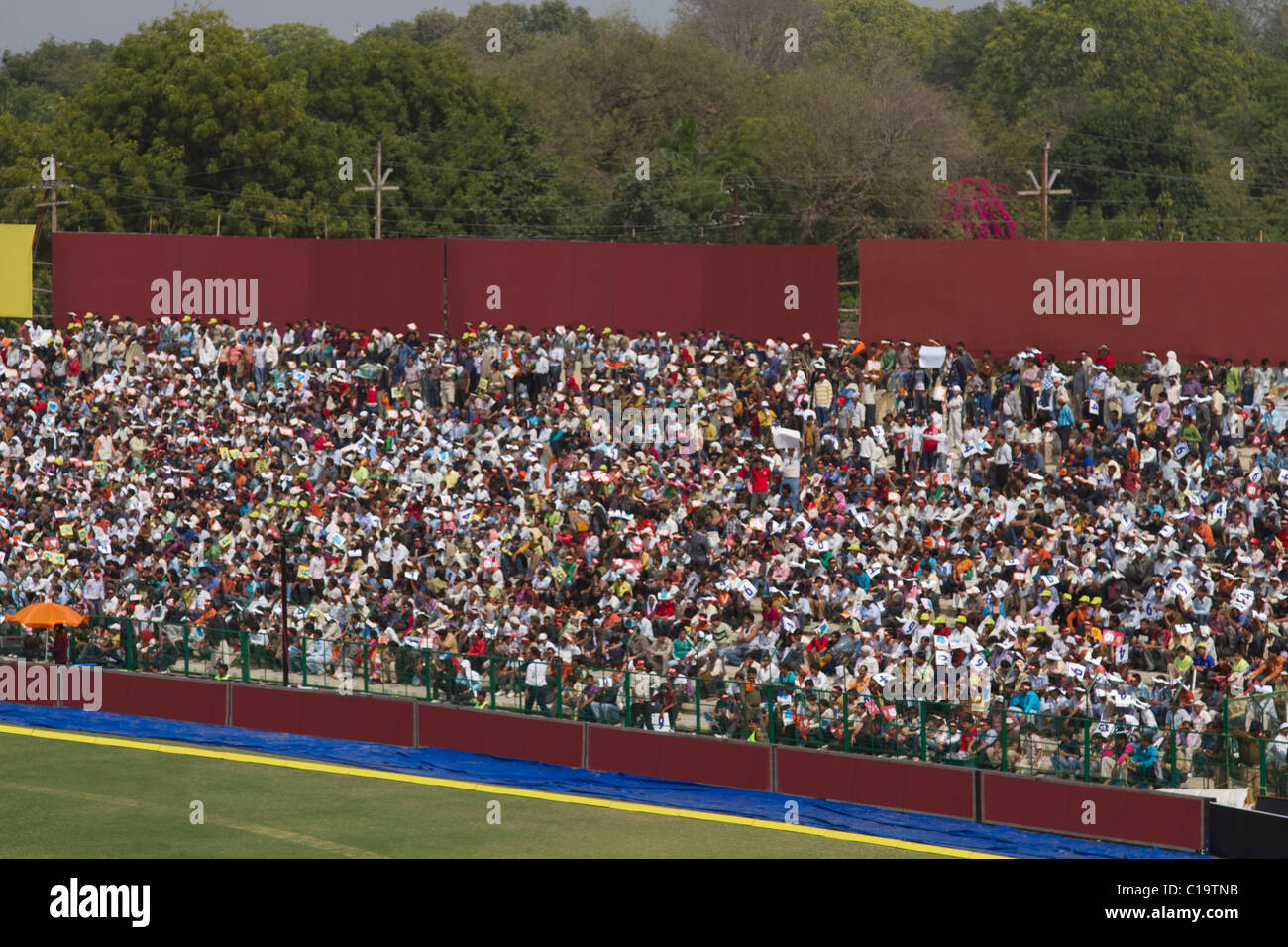 Competitive cricket match hi-res stock photography and images - Alamy