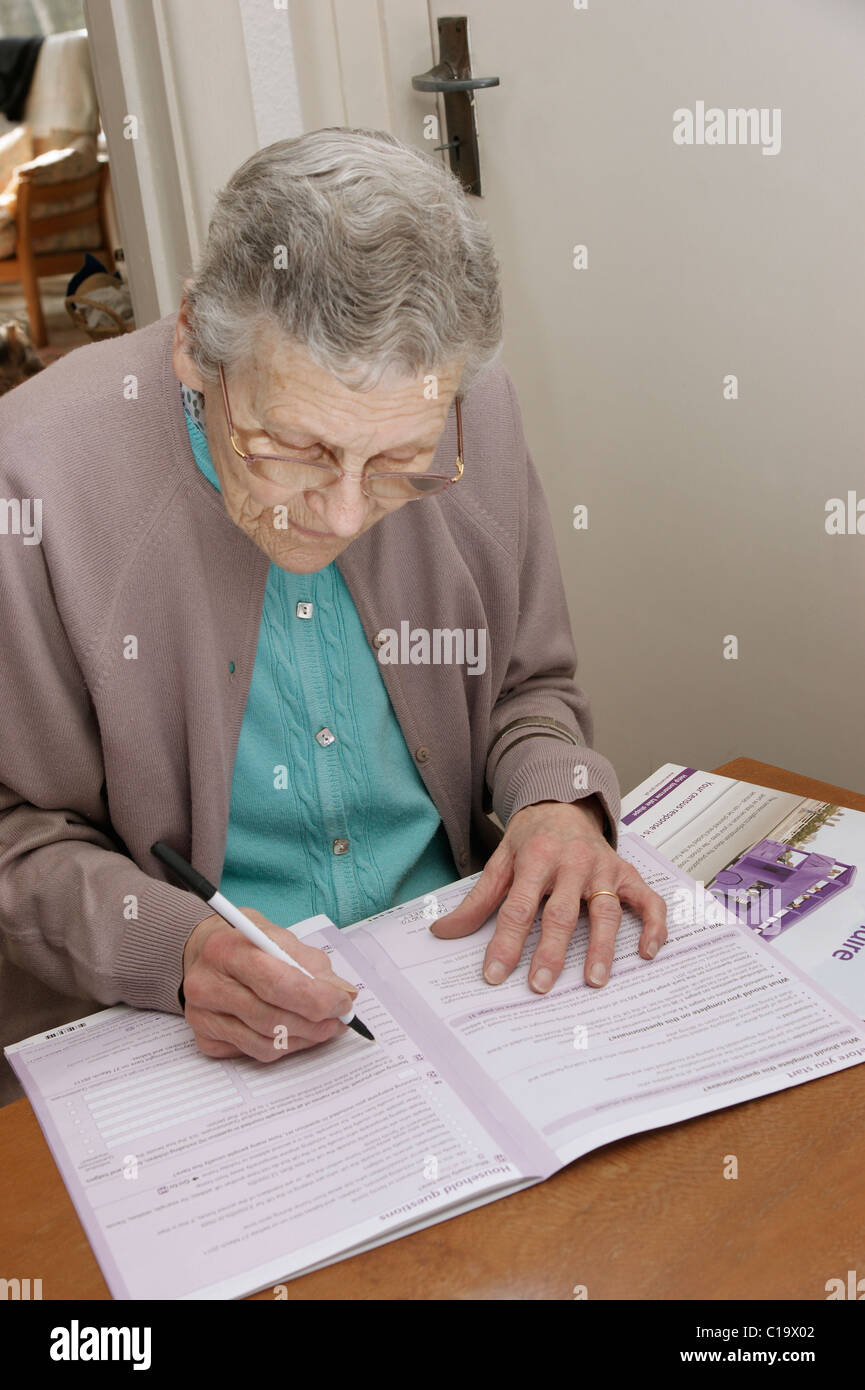 Uk census old hi-res stock photography and images - Alamy
