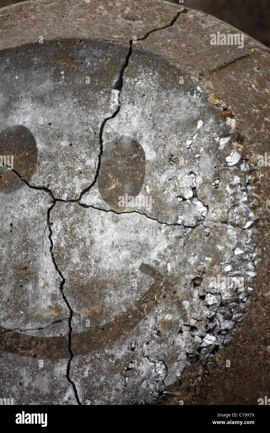 Concrete smiley hi-res stock photography and images - Alamy