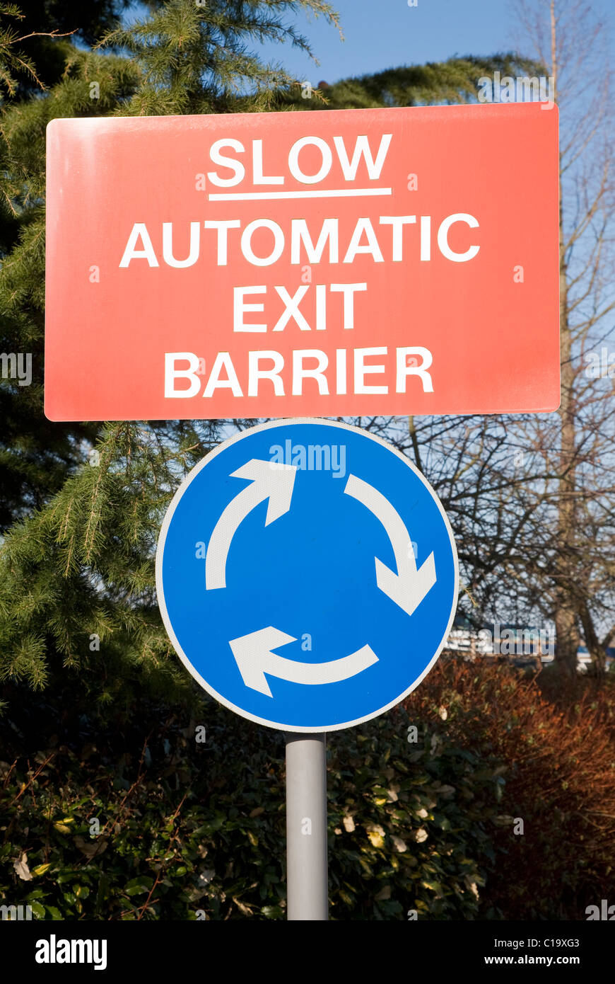 Roundabout sign hi-res stock photography and images - Alamy