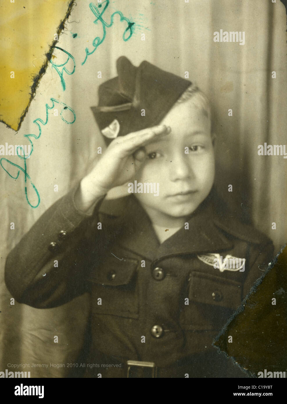 Salute to the 1940s hi-res stock photography and images - Alamy