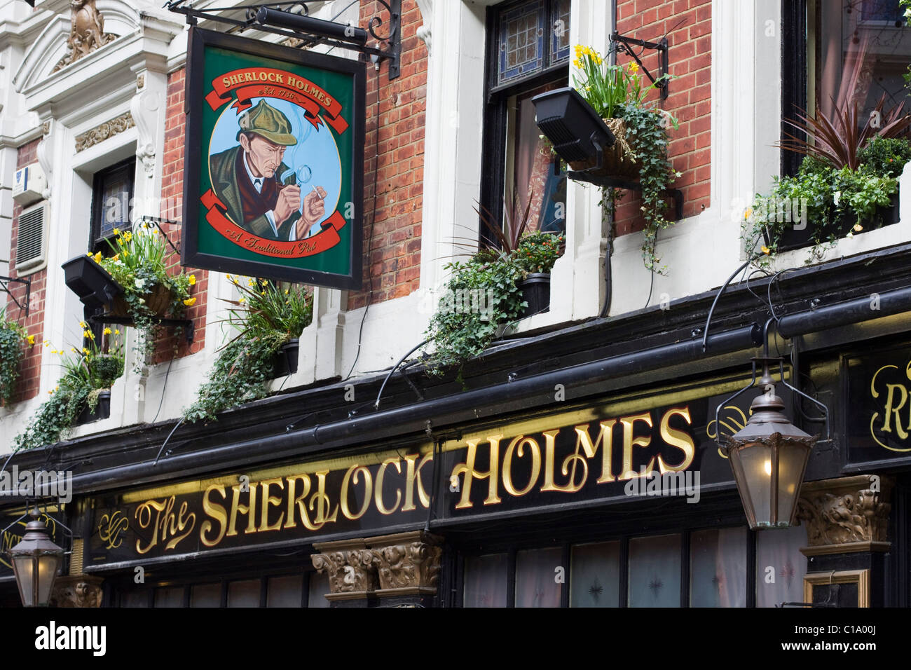 Victorian ale house hi-res stock photography and images - Alamy