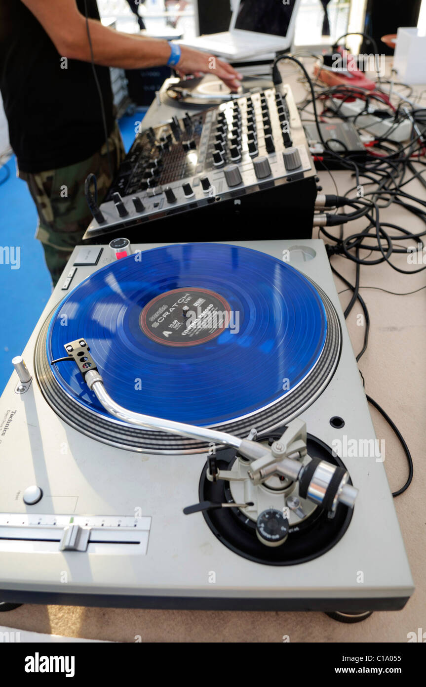 Scratches record hi-res stock photography and images - Alamy