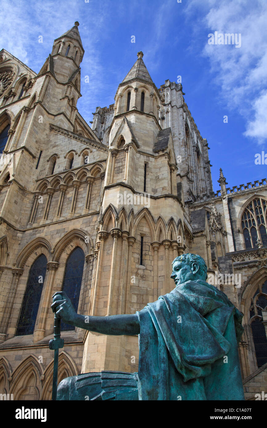 A statue of the Roman Emperor Constantine outside York Minster Stock ...