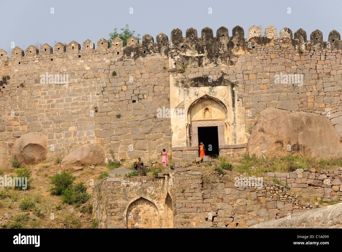 Upper wall with door, Golkonda Fort, Hyderabad Stock Photo - Alamy