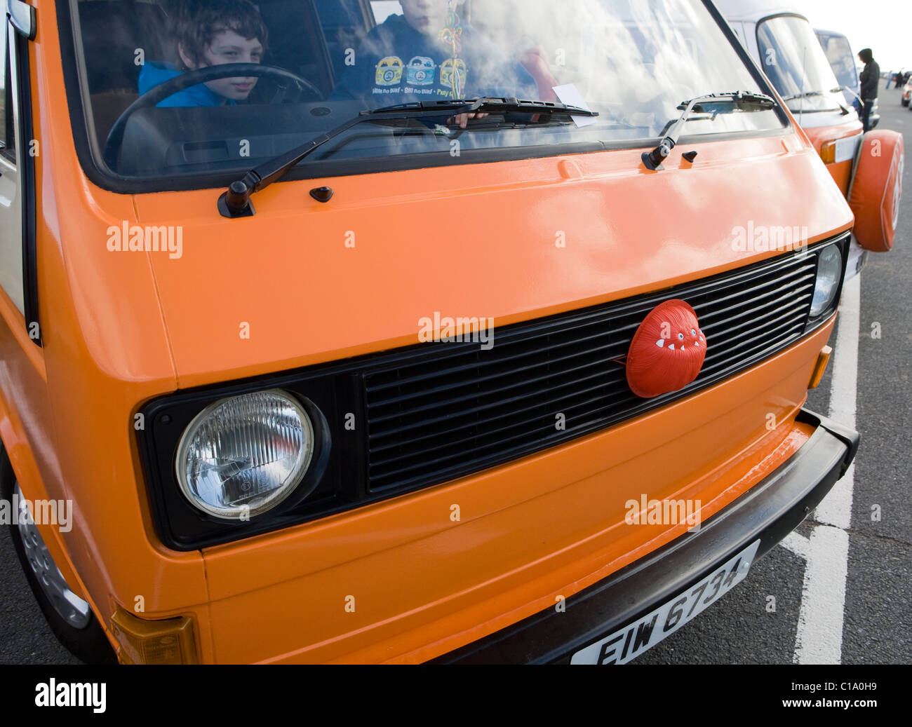 Volkswagen Close-up Vintage Vw Vehicles Old Volkswagen Motor cars and ...