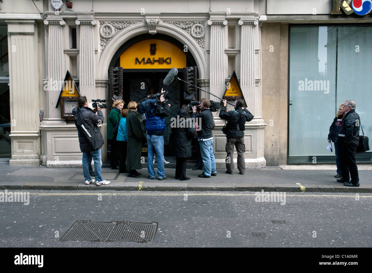 royal wedding tour outside mahiki nightclub in london Stock Photo - Alamy