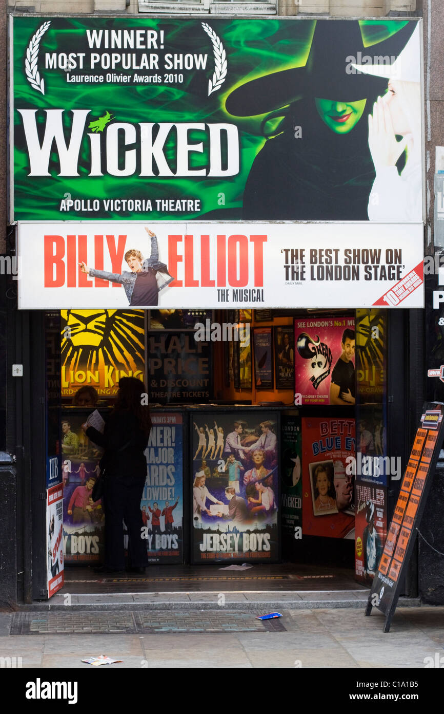 Theater Billboard Advertising Wicked and Billy Elliot Stock Photo - Alamy