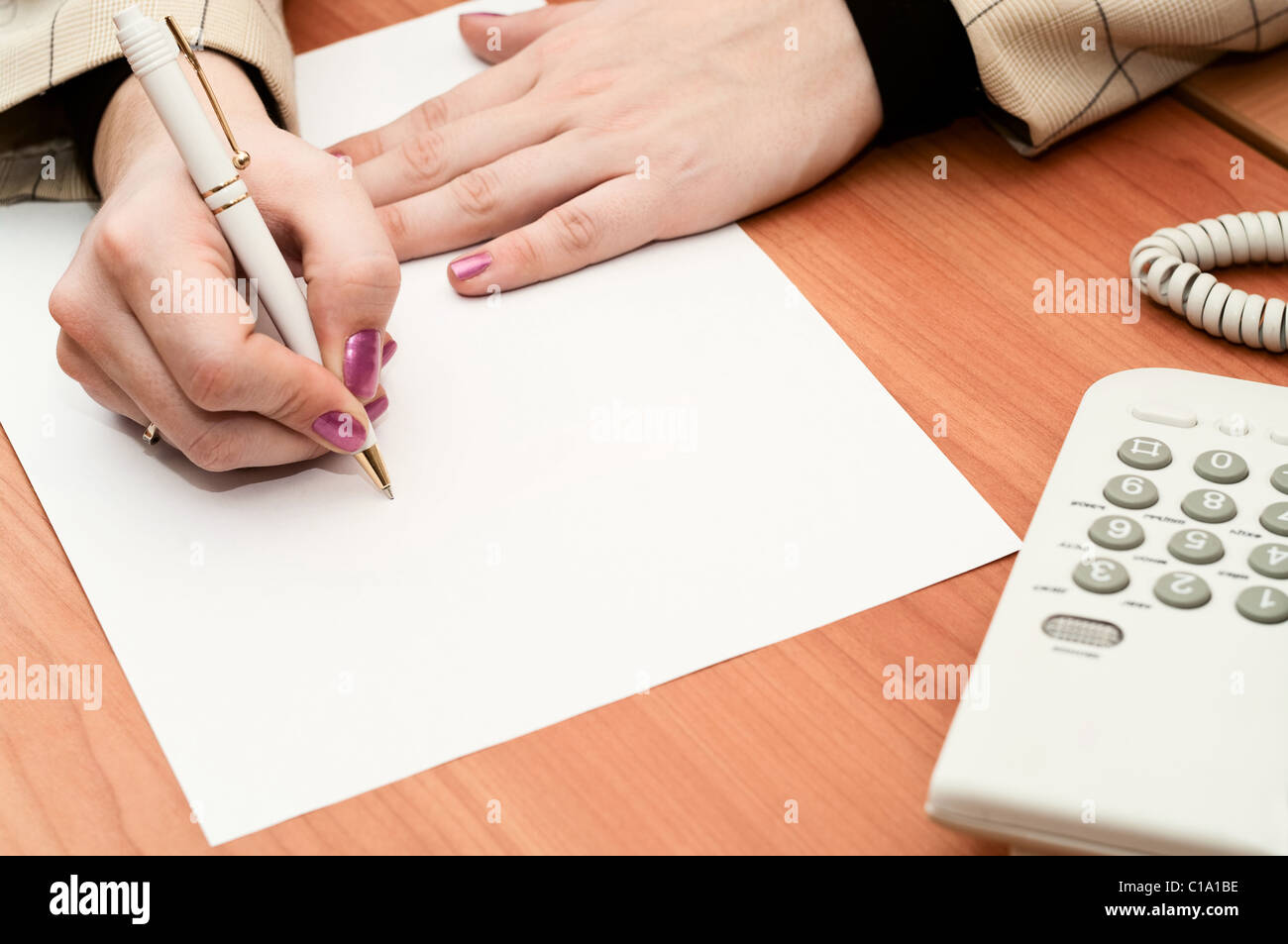 White papers with messages hi-res stock photography and images - Alamy