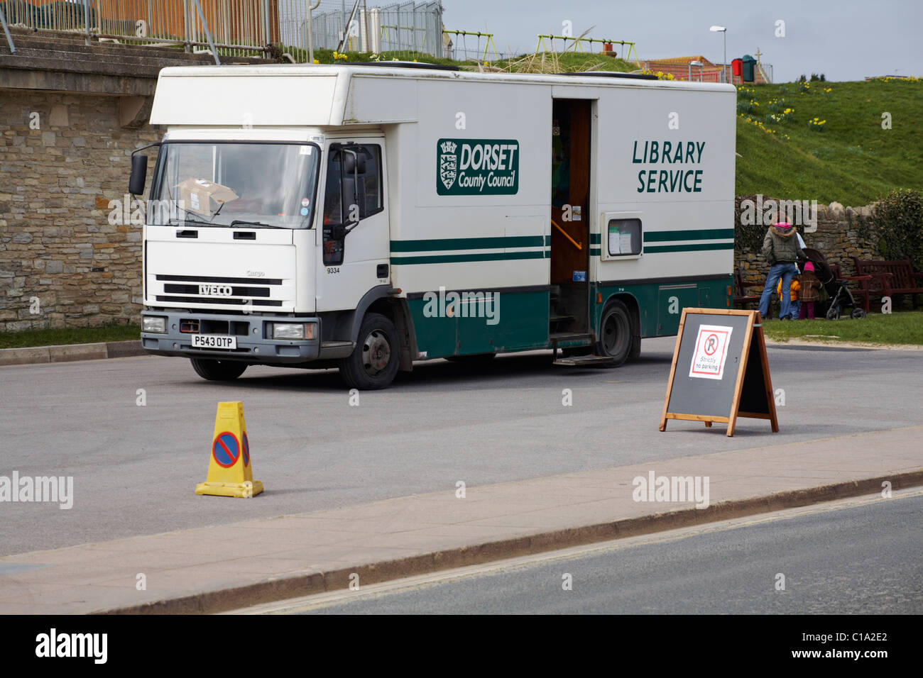 Iveco logo hi-res stock photography and images - Alamy
