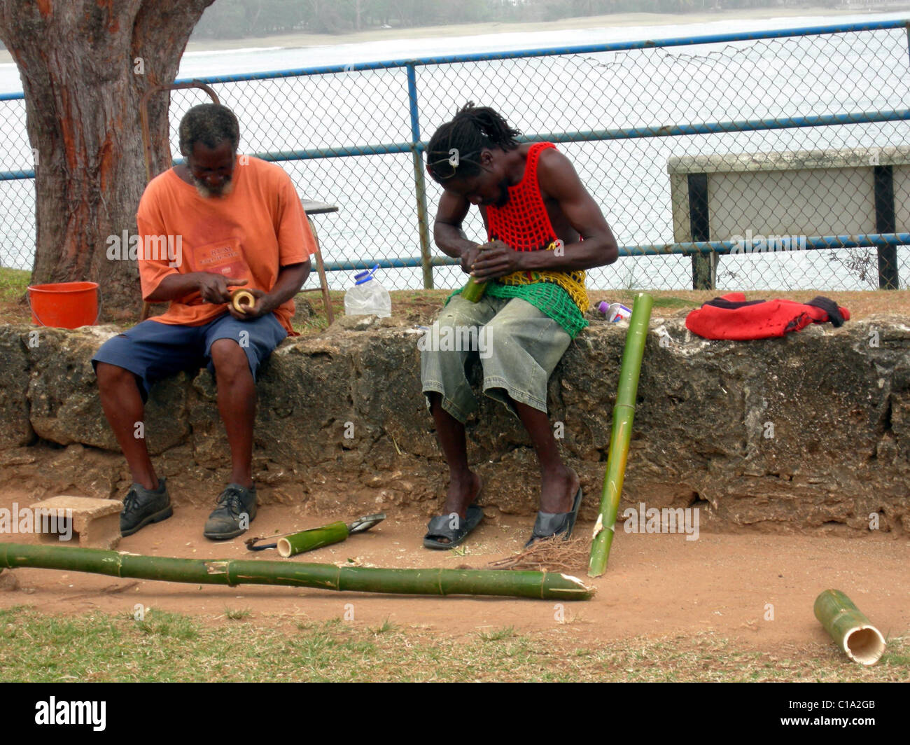 Men carving hi-res stock photography and images - Alamy