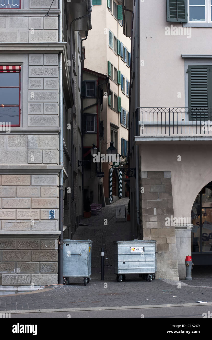 Alleyway partially blocked hi-res stock photography and images - Alamy