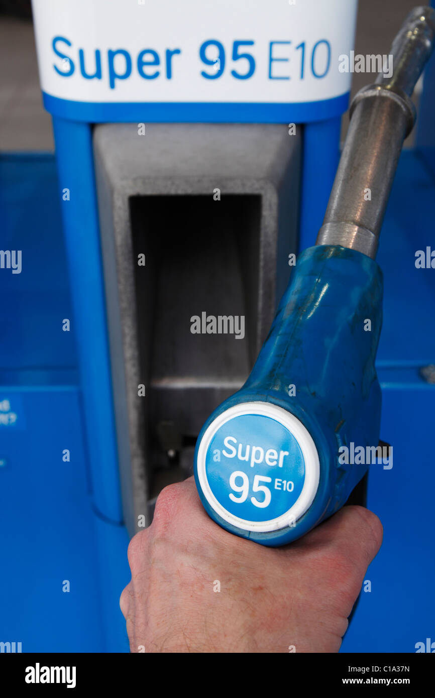 petrol pump for Super E10 a petrol (95 octan) with 10 % bioethanol ...