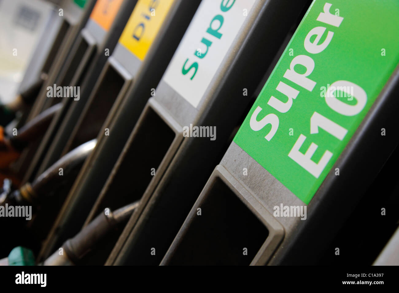 petrol pump for Super E10 a petrol (95 octan) with 10 % bioethanol ...