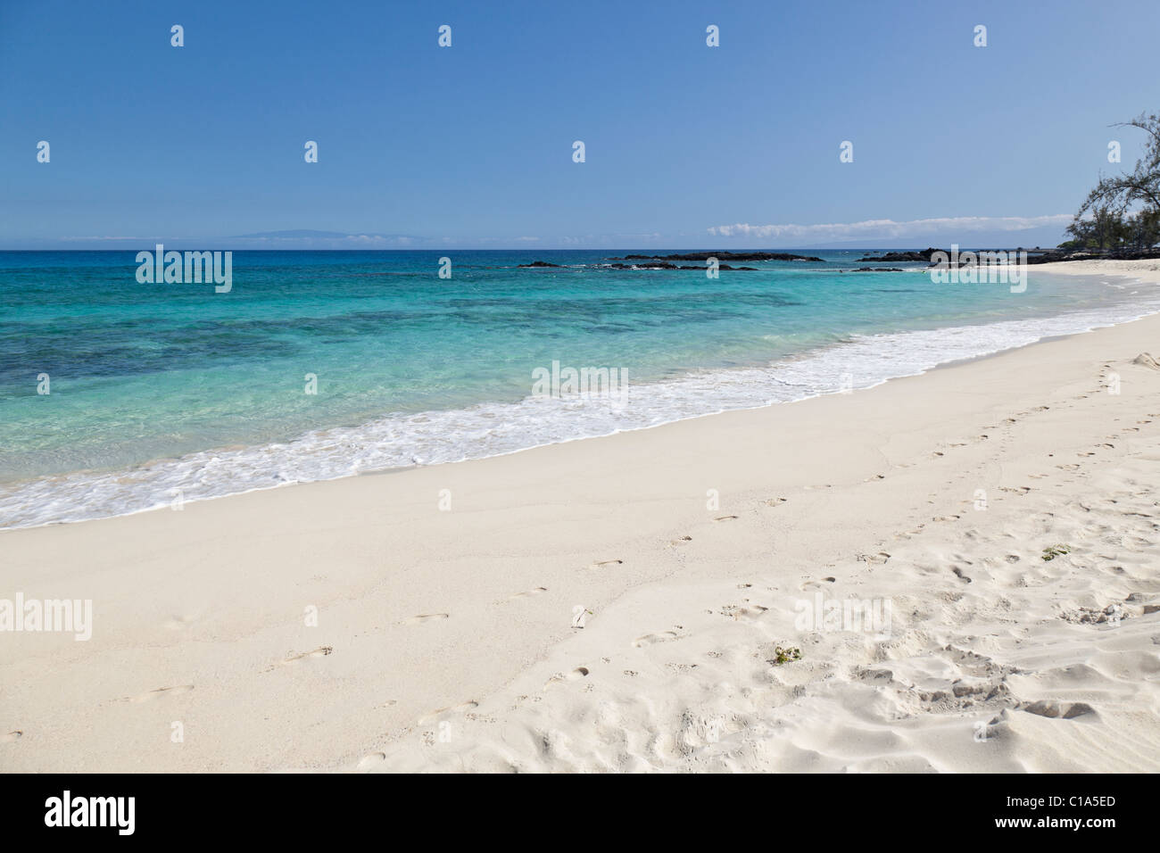Big empty beach hi-res stock photography and images - Alamy