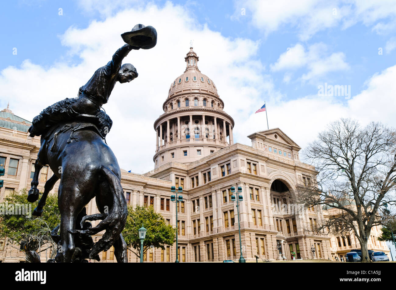 Statue horse state capitol building hi-res stock photography and images ...