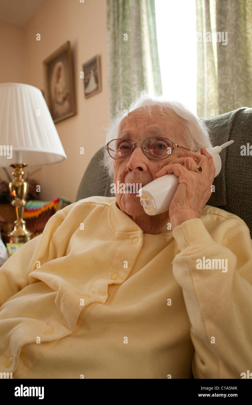American elder woman lonely hi-res stock photography and images - Alamy