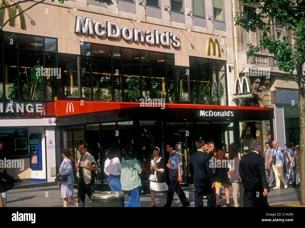 French people, tourists, McDonald's restaurant, Avenue des Champs ...