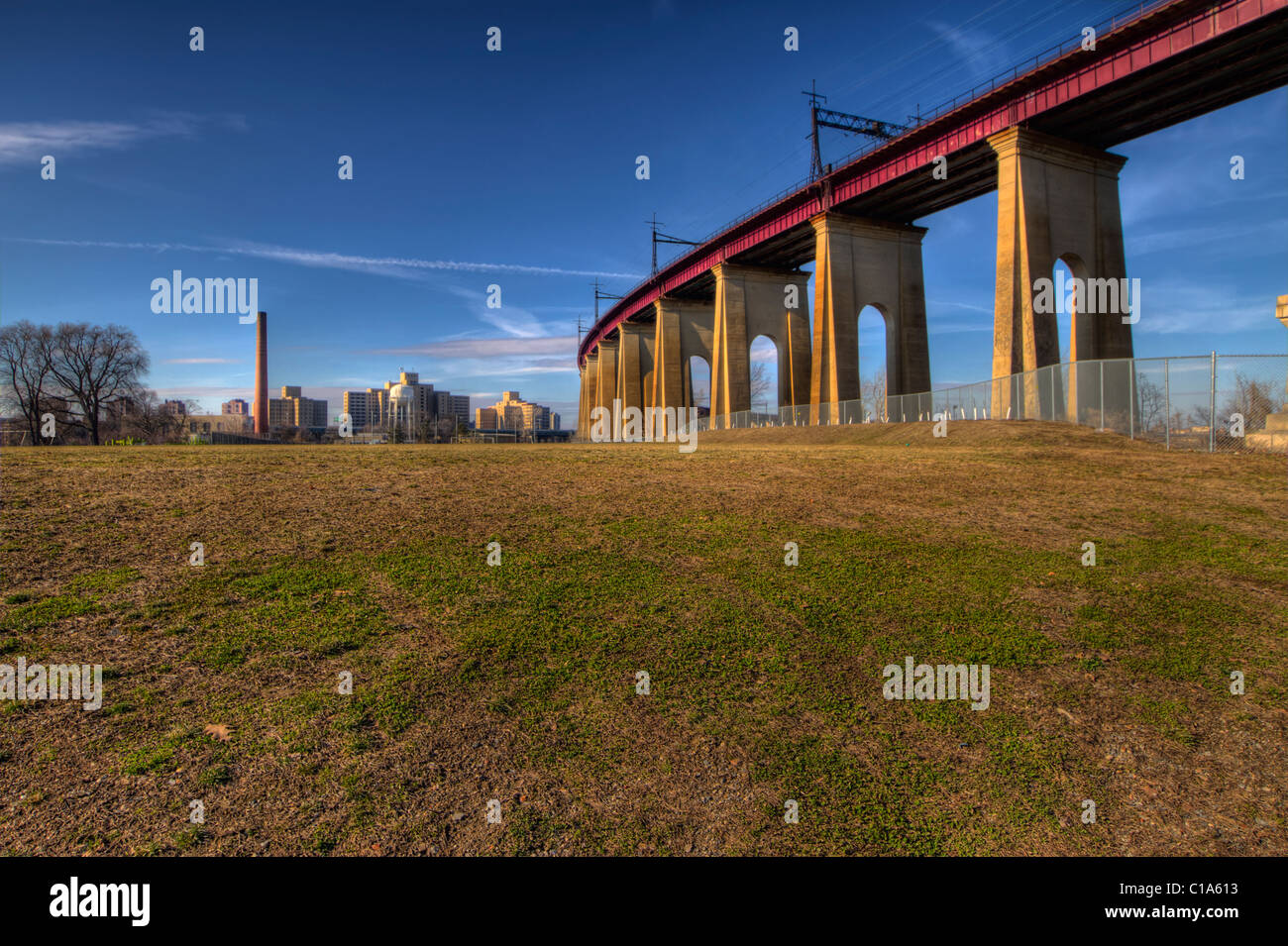 Elevated railroad hi-res stock photography and images - Alamy