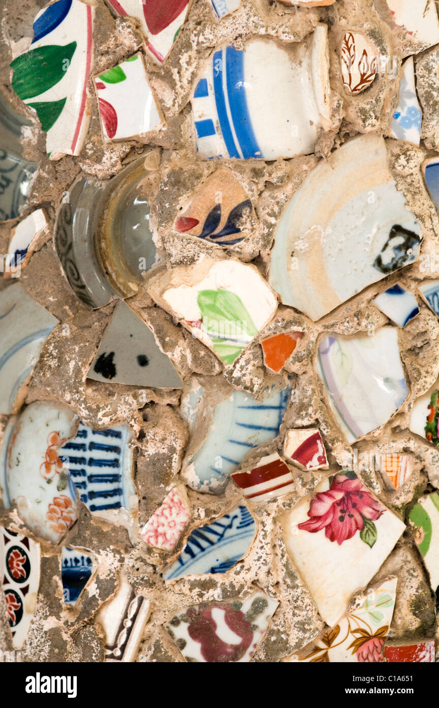 Ceramic shard wall, Old Stone Town, Lamu, Kenya Stock Photo - Alamy