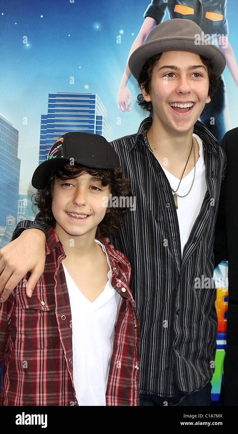 Nat and alex wolff hi-res stock photography and images - Alamy