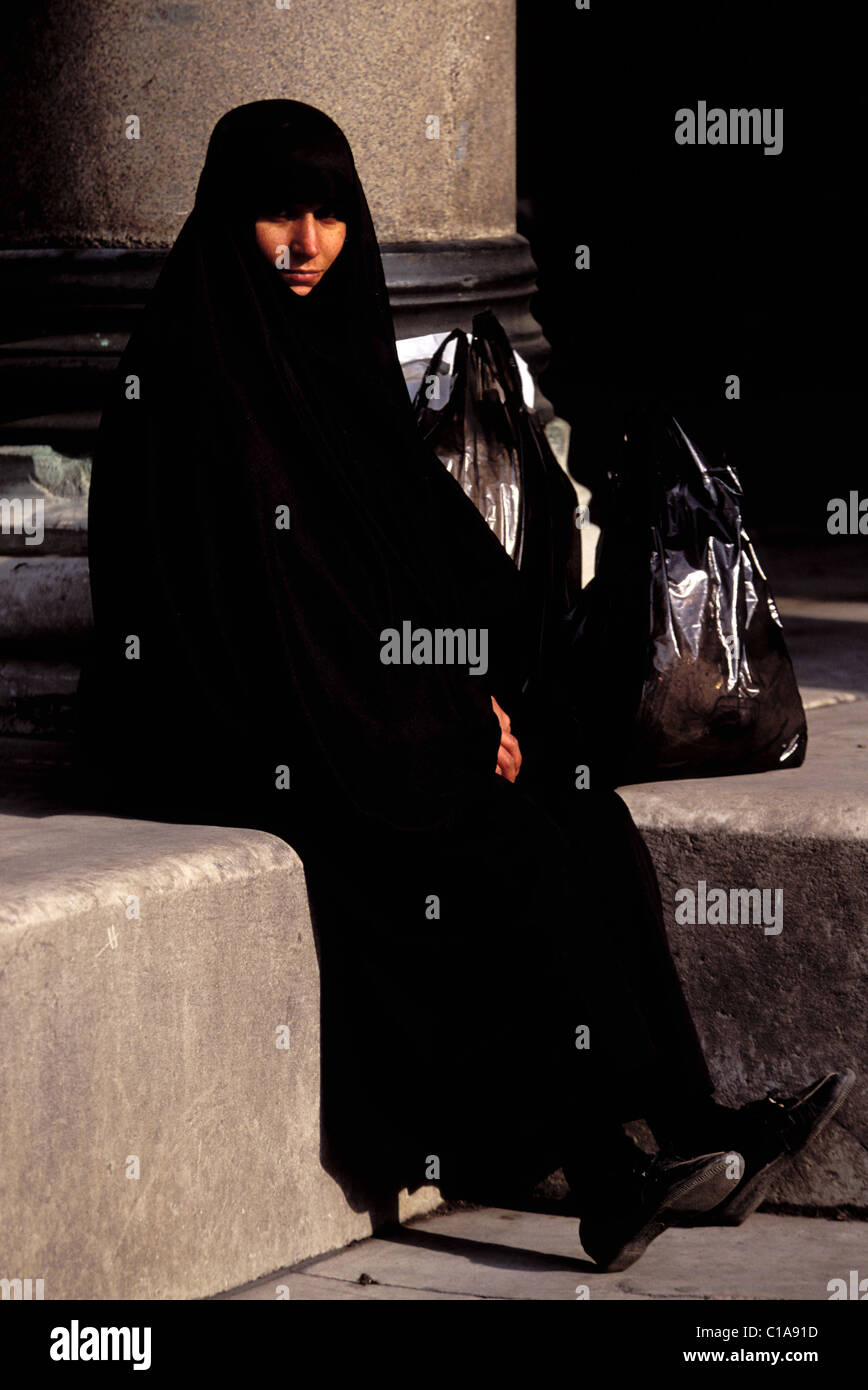 Turkish lady hi-res stock photography and images - Alamy