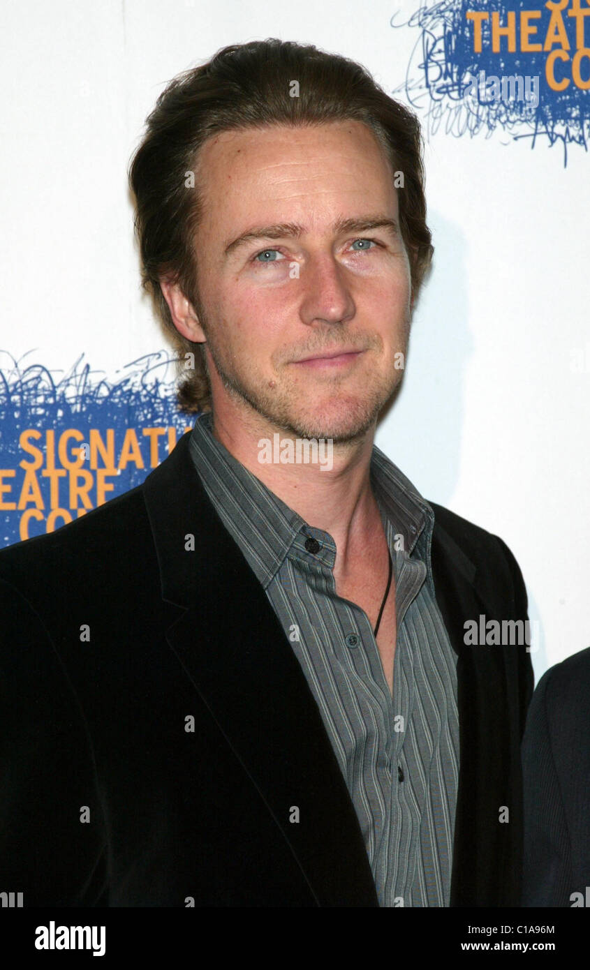 Edward Norton The 2009 Signature Theatre Company Gala held at Espace ...