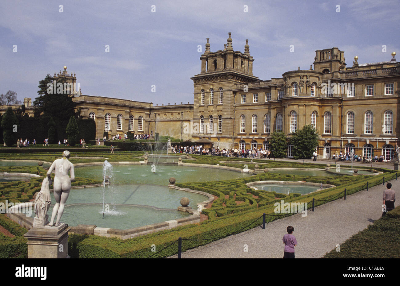 Blenheim palace and garden and statue hi-res stock photography and ...