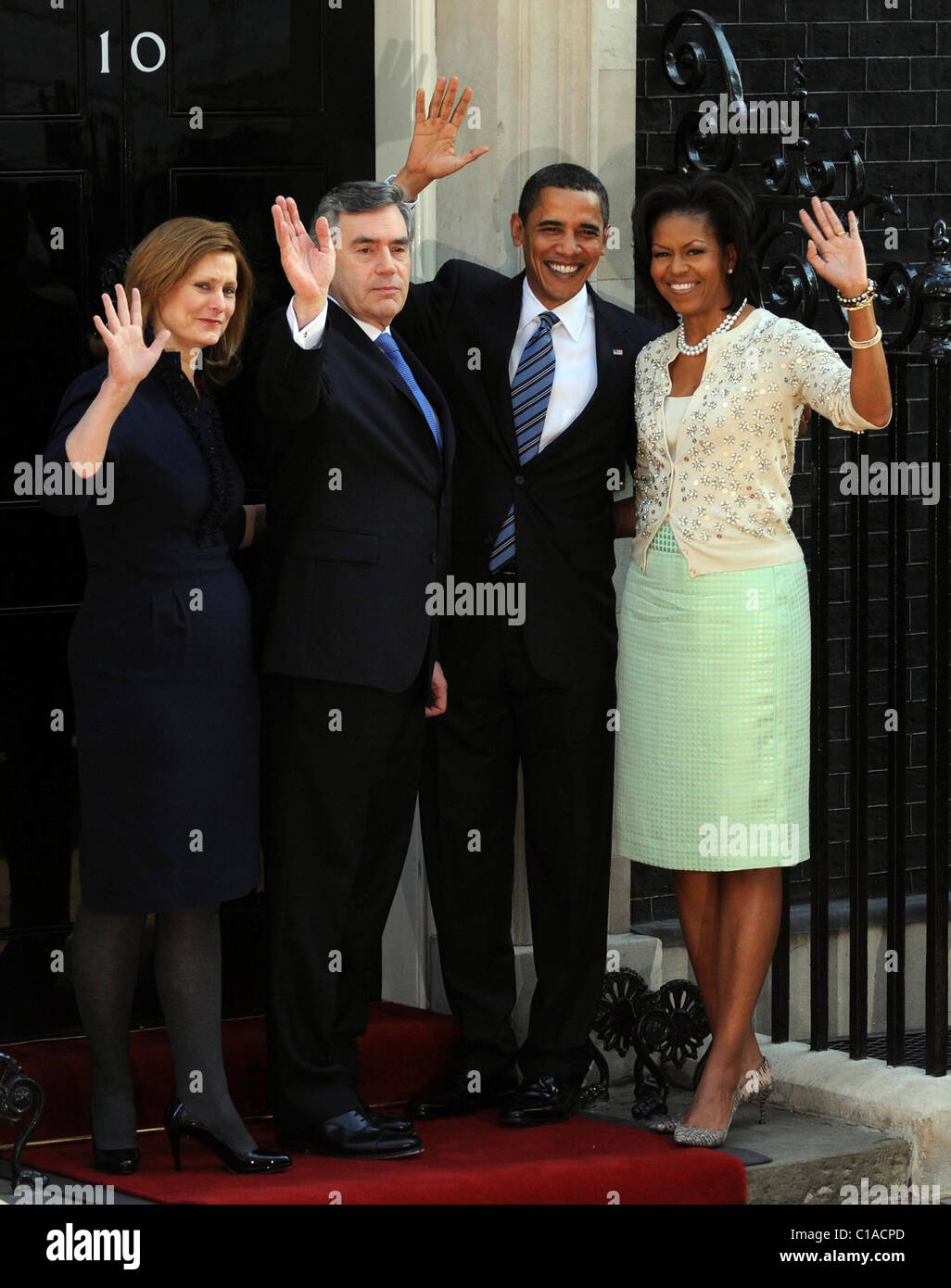 Gordon brown arrives at downing street hi-res stock photography and ...