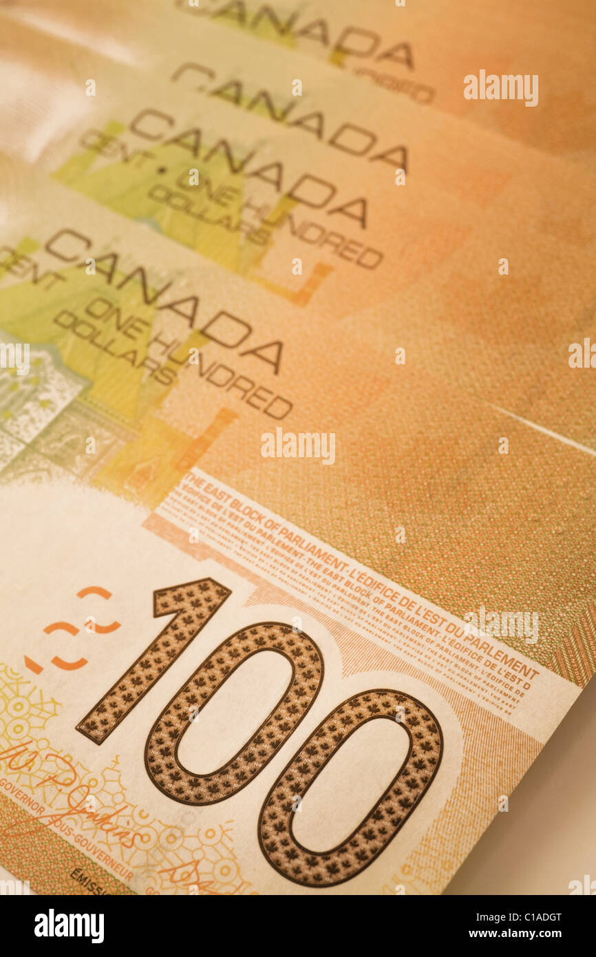 Canadian dollar bill 100 hi-res stock photography and images - Alamy