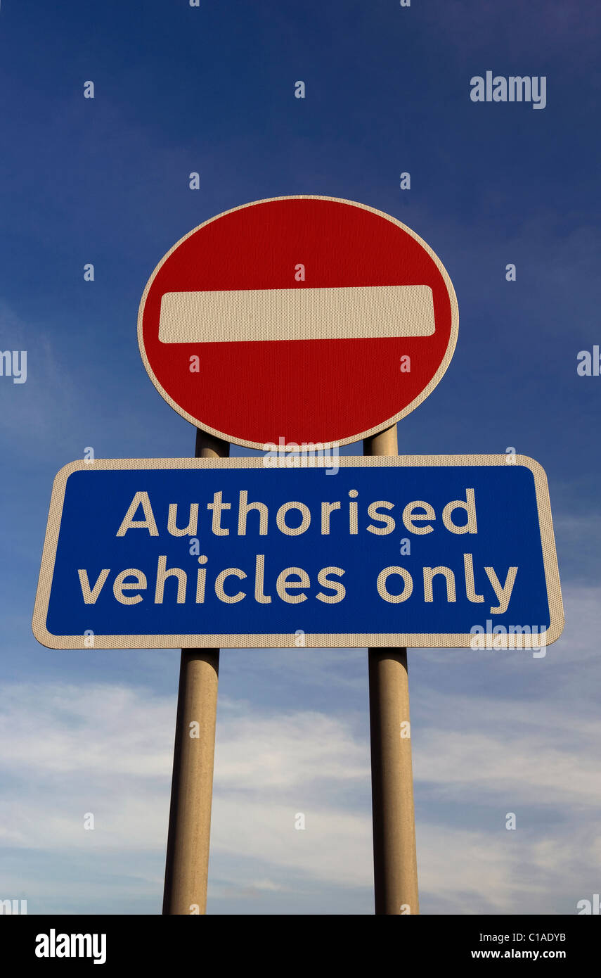 No vehicles uk road sign hi-res stock photography and images - Alamy