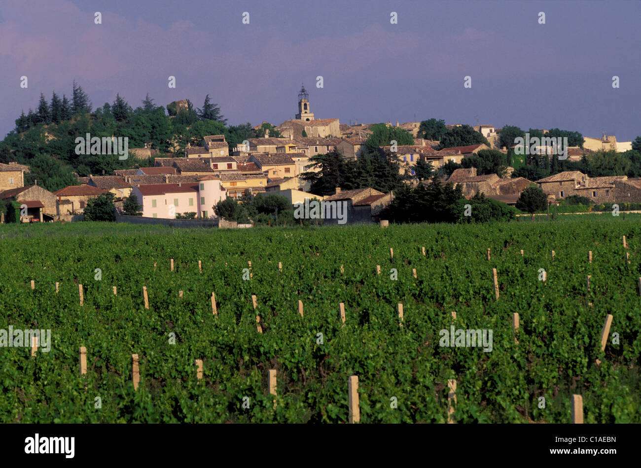 Visan village hi-res stock photography and images - Alamy