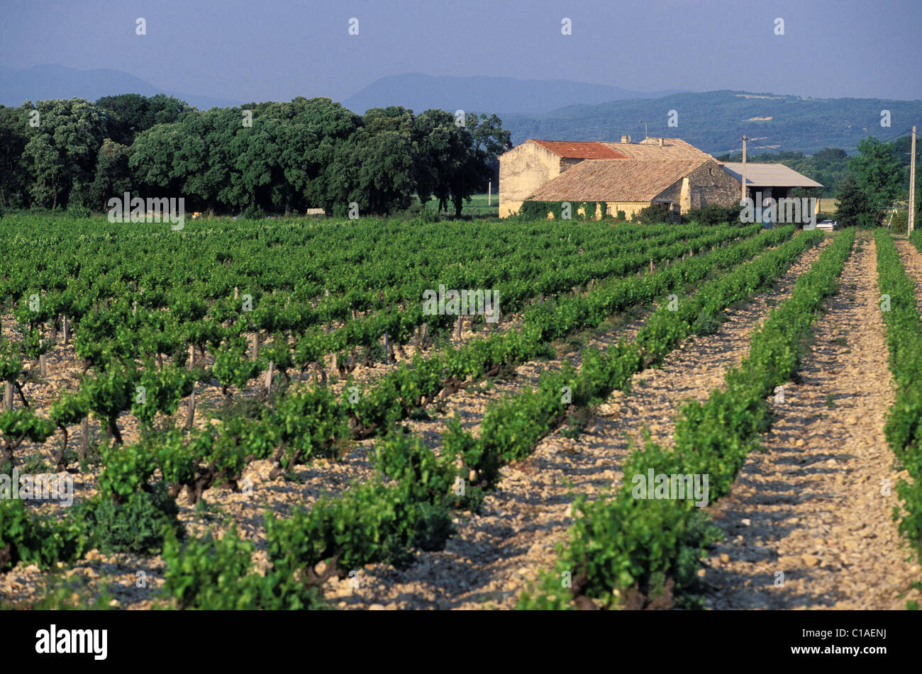 Visan village hi-res stock photography and images - Alamy