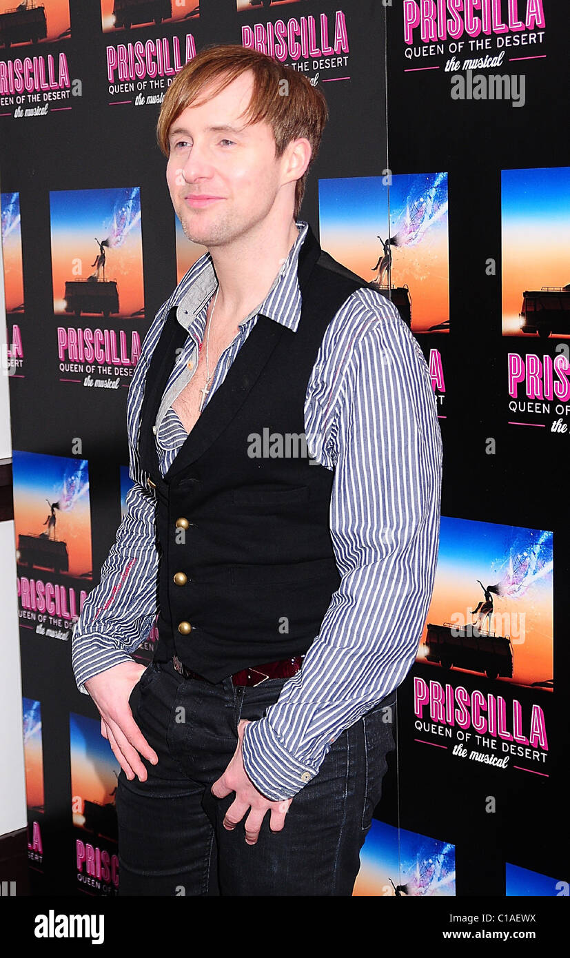 Priscilla musical theatre stage hi-res stock photography and images - Alamy