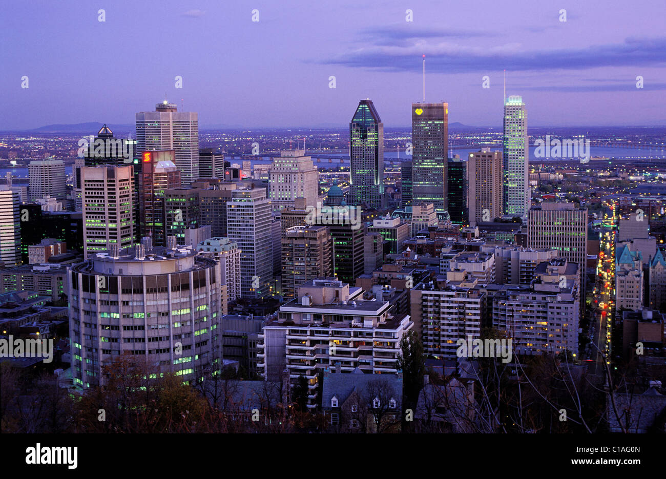 Canada, Quebec, city centre and its skyscrapers, St Laurent from Mont ...