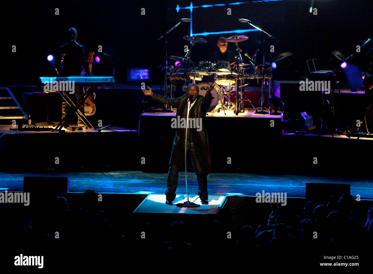 Seal performing live at the Civic Opera House Chicago, Illinois - 01.04 ...