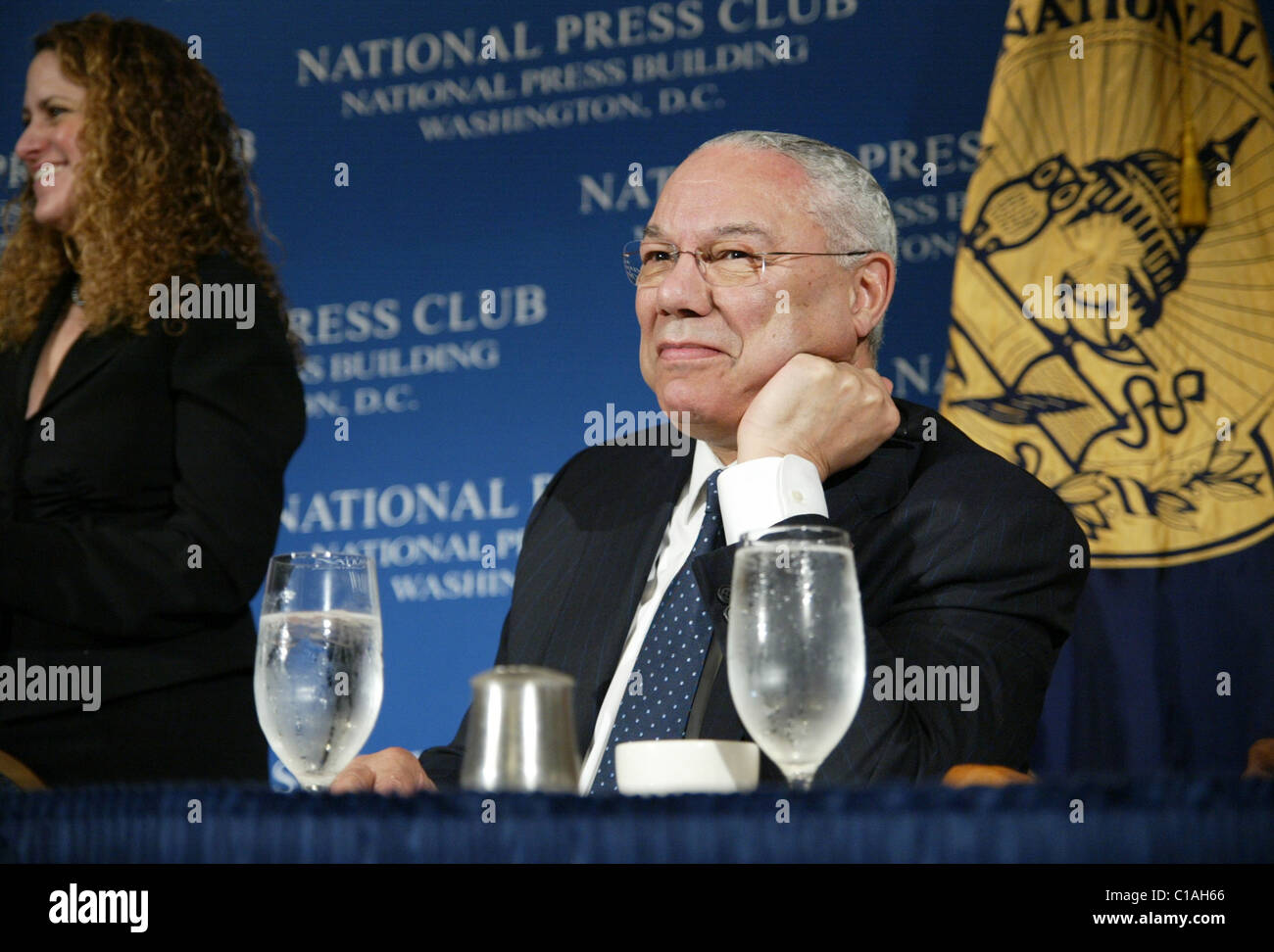 Colin powell and wife alma powell hi-res stock photography and images ...